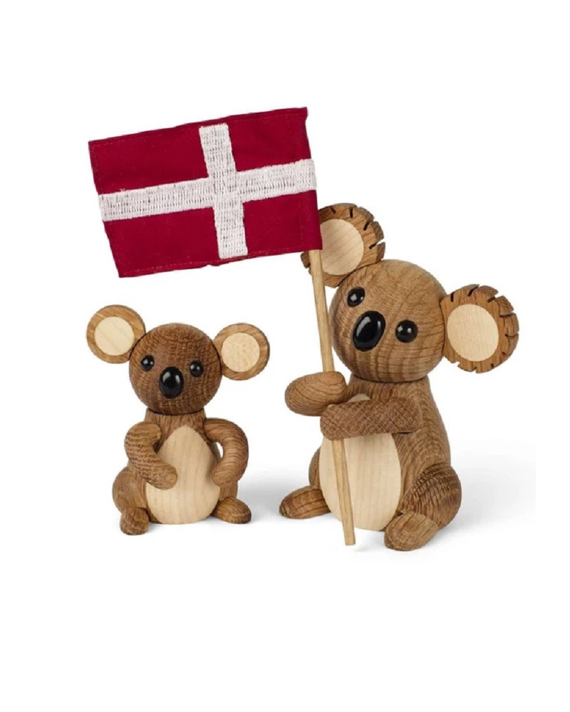 Spring Copenhagen træfigur - Koala mor med et flag i armene